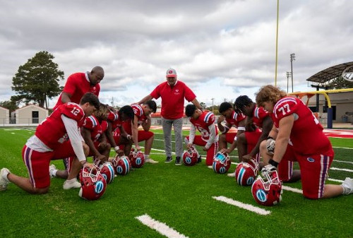 All-access Prime Video docuseries on Evangel football program debuts ...