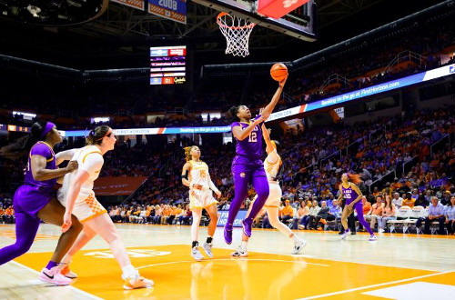 LSU-Iowa, Round 2: Tonight, it’s about survival in the game’s hottest ...